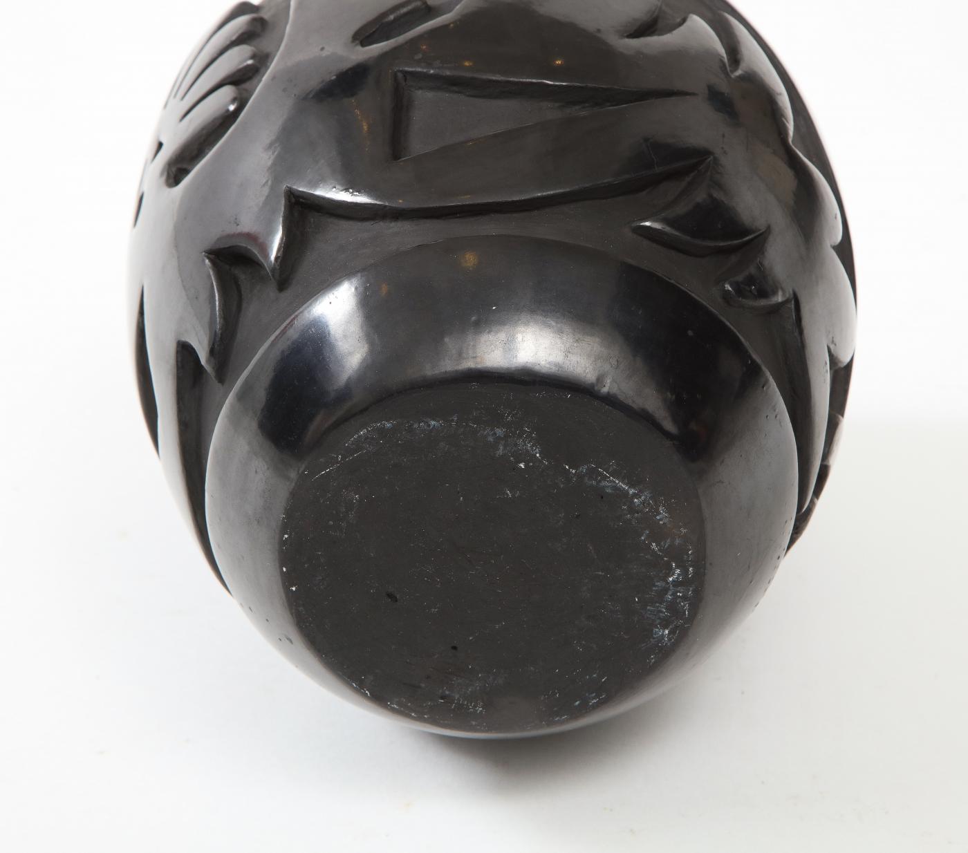 Margaret Tafoya - Margaret Tafoya, Pueblo Carved Black Pottery Vase