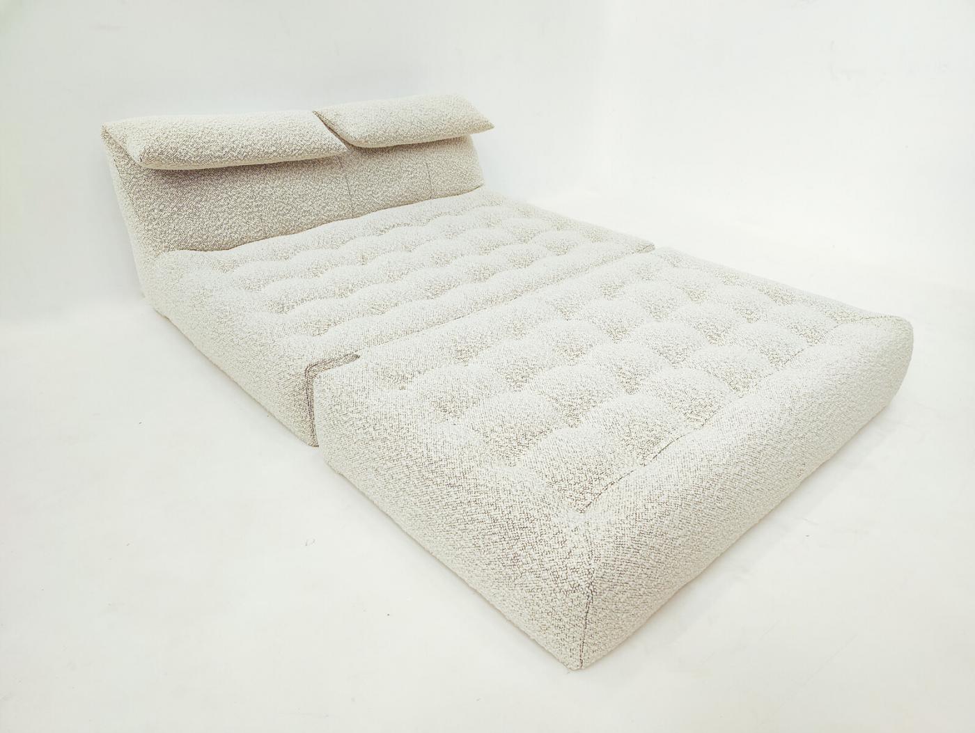 Mario Bellini - Mid Century "Le Bambole" Bed by Mario Bellini for B&B ...