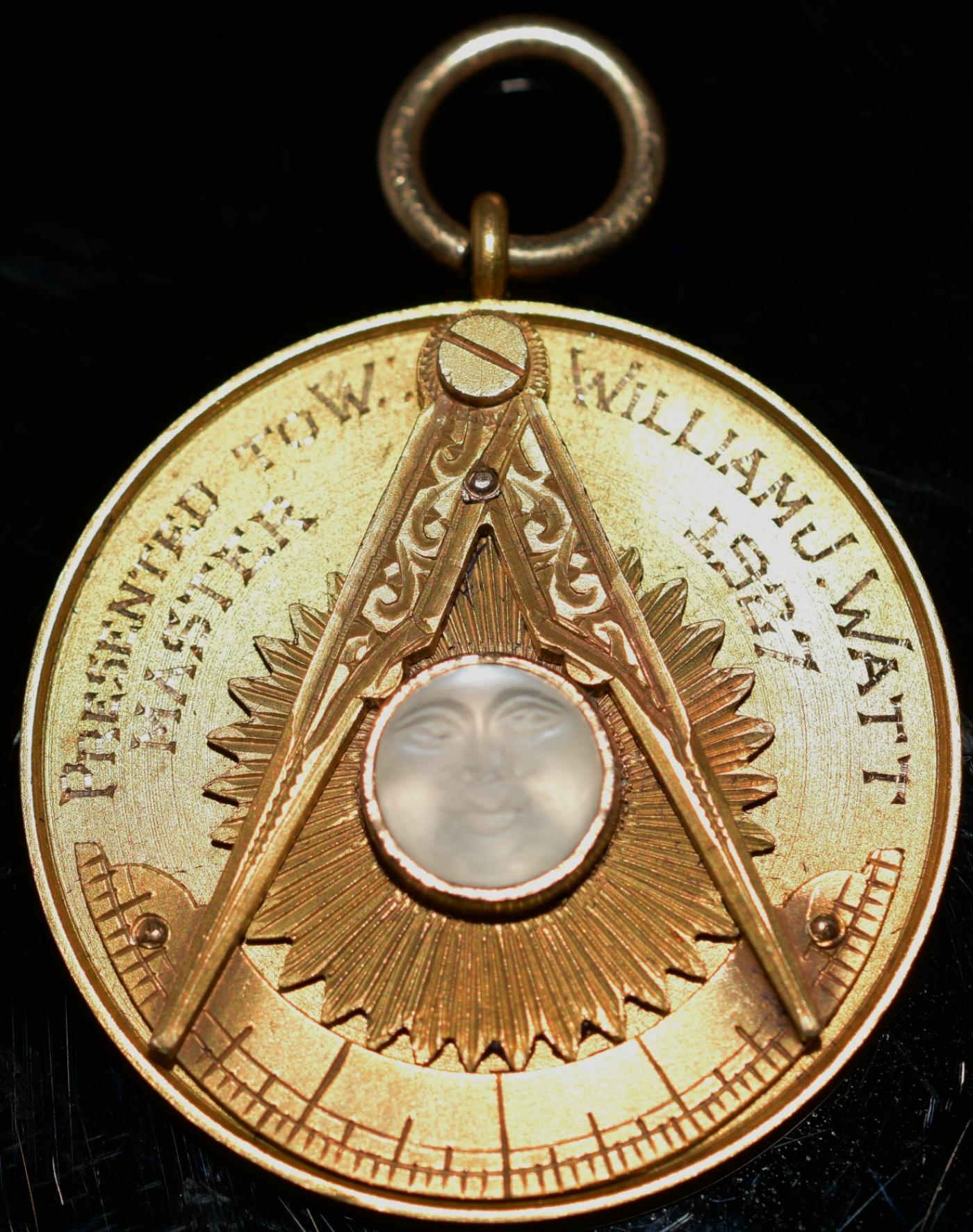 Freemasons / Masonic & Lodge Styles - Masonic Gold Moon Stone Pendant ...
