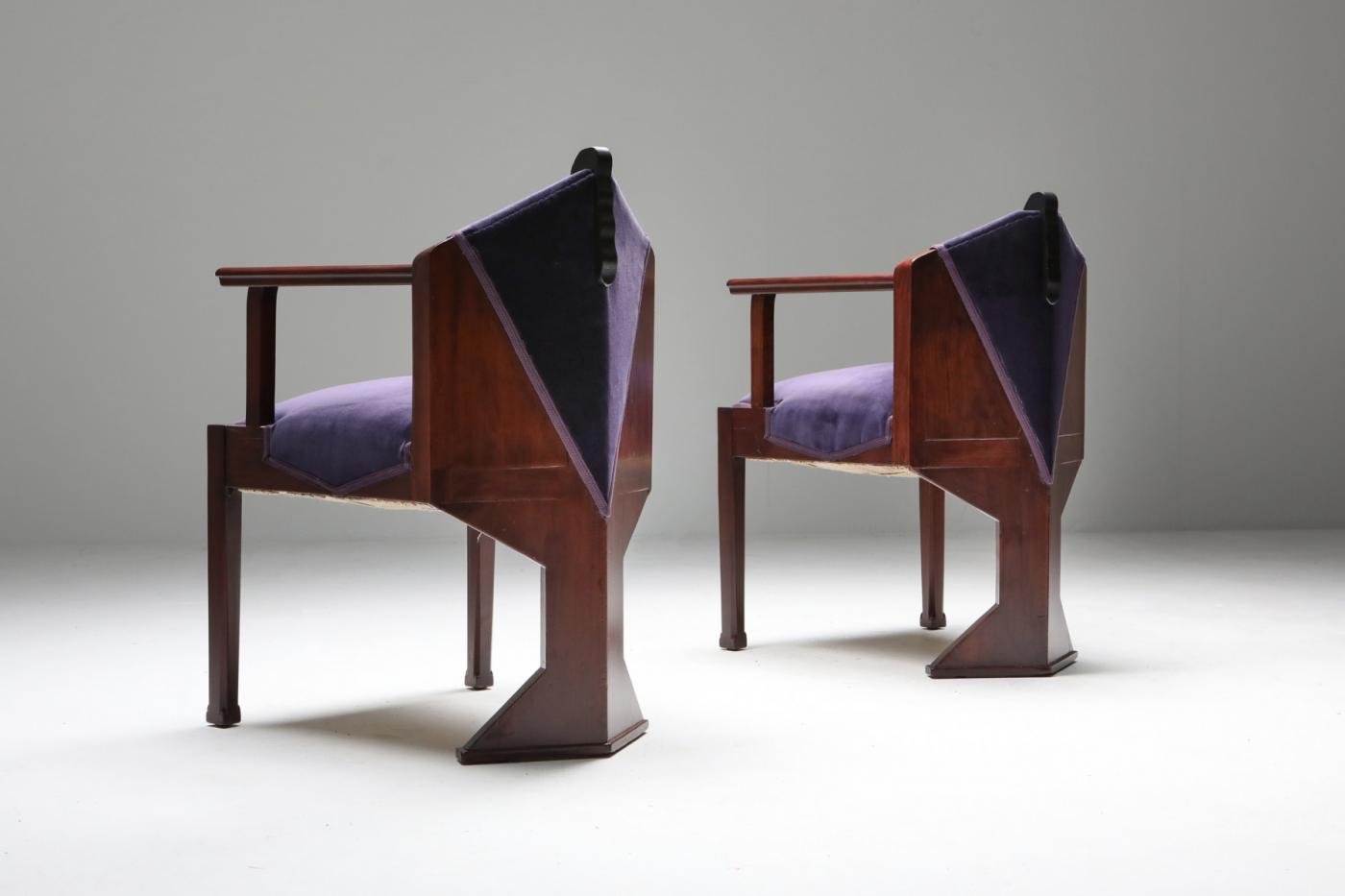Michel De Klerk - Dutch Art Deco ‘Amsterdamse school’ pair of armchairs ...