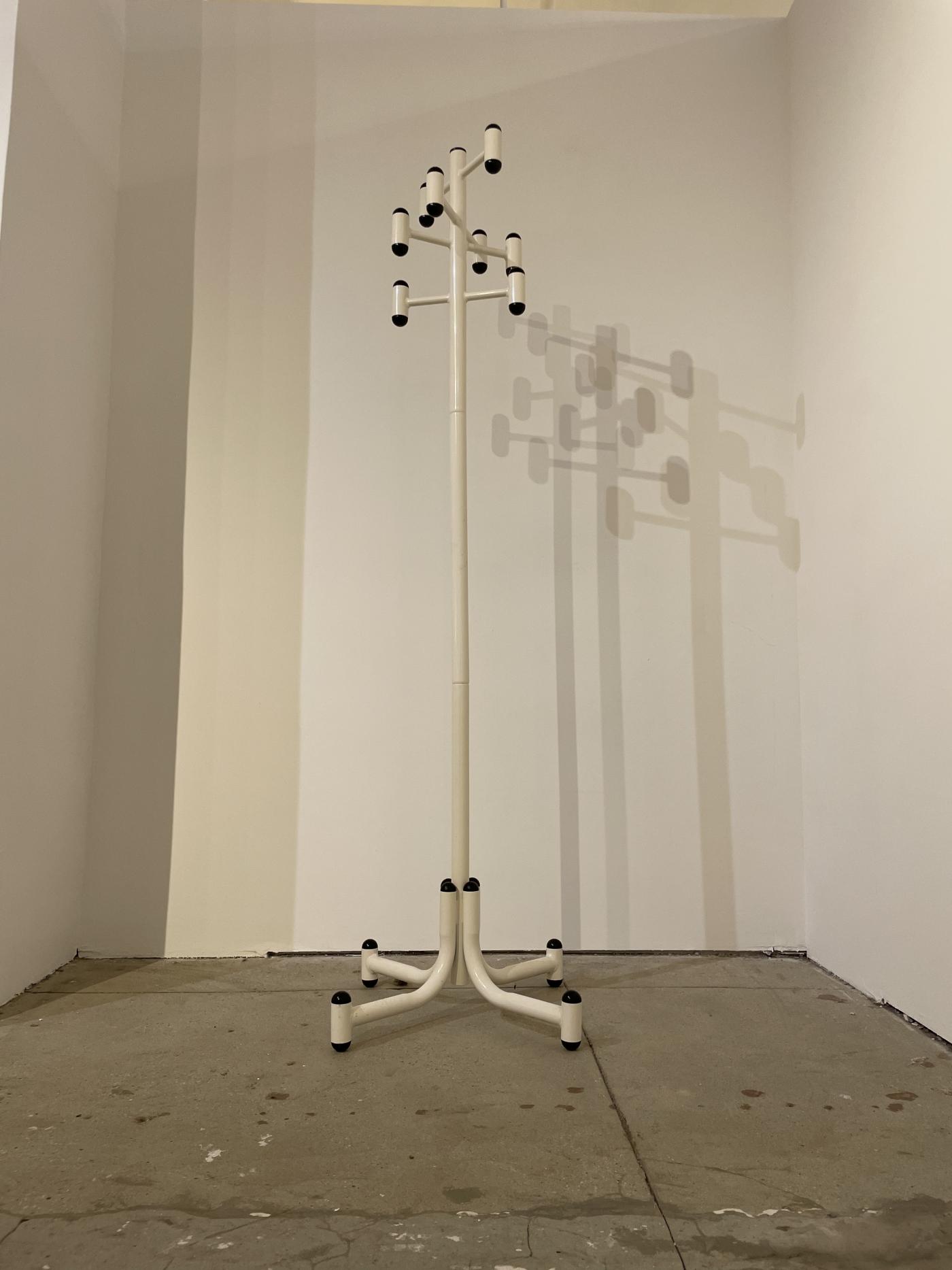 Mid Century Modern Coat Rack. Made of steel in white Lacquer. 1960s.