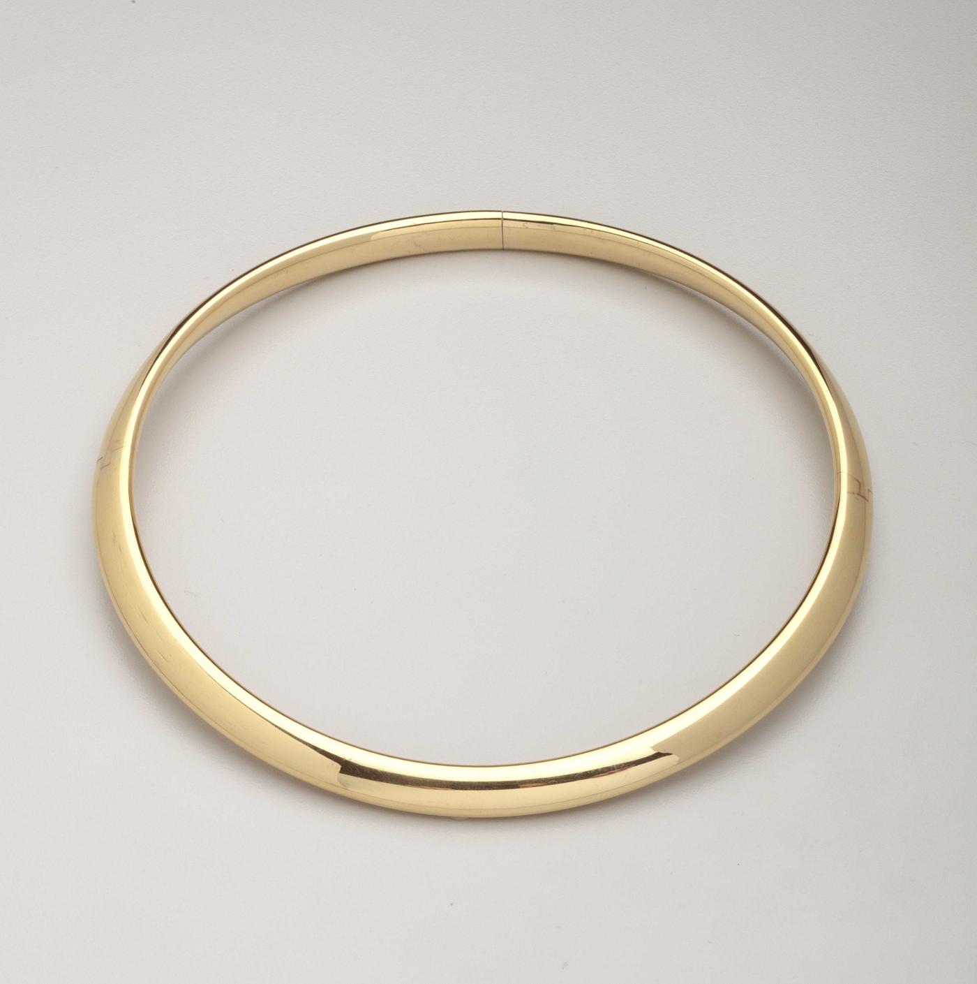 Modern 18kt Gold Hinged Neck Collar
