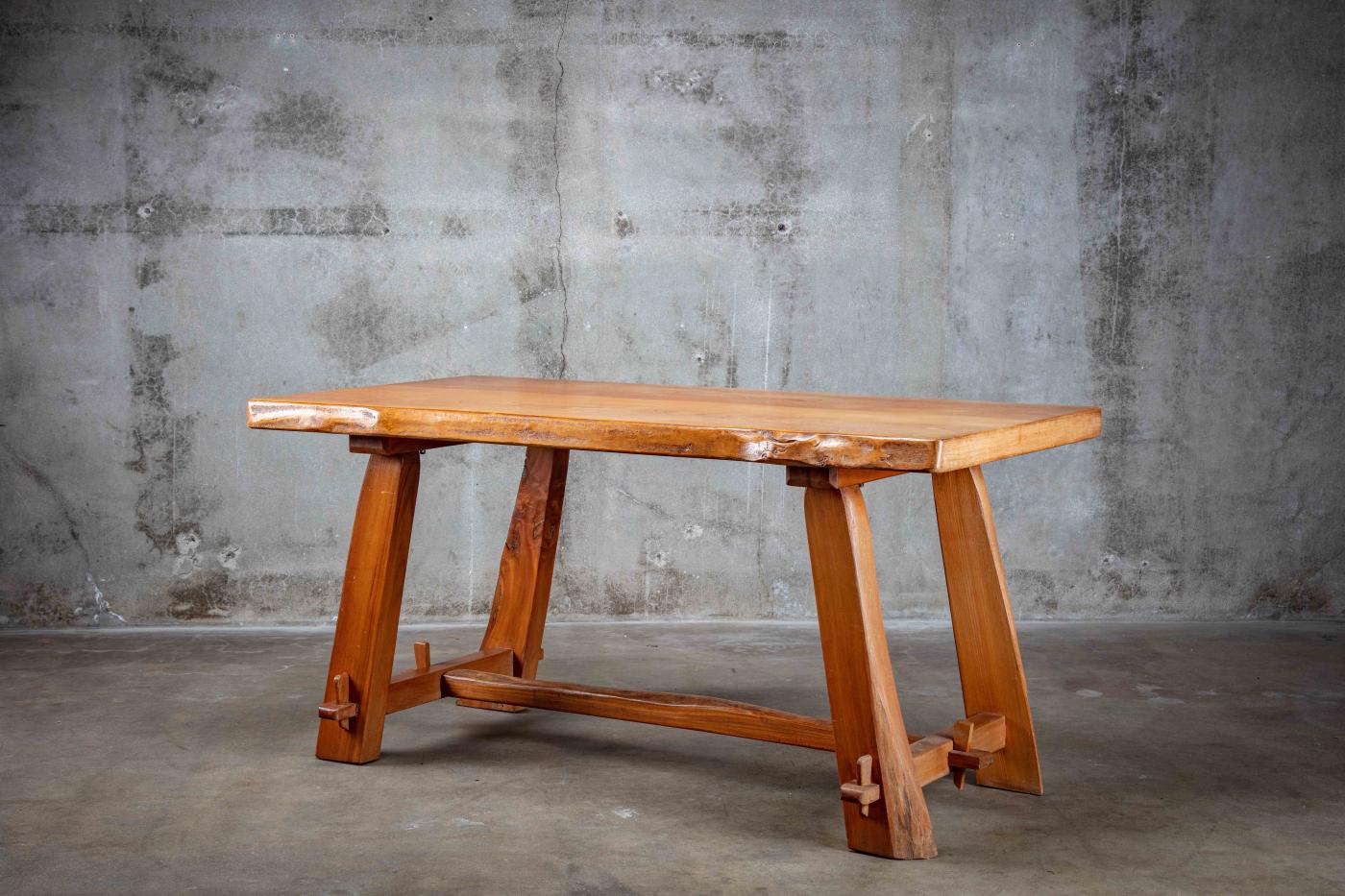 OAK PLANK TOP TABLE WITH FREE EDGE TOP