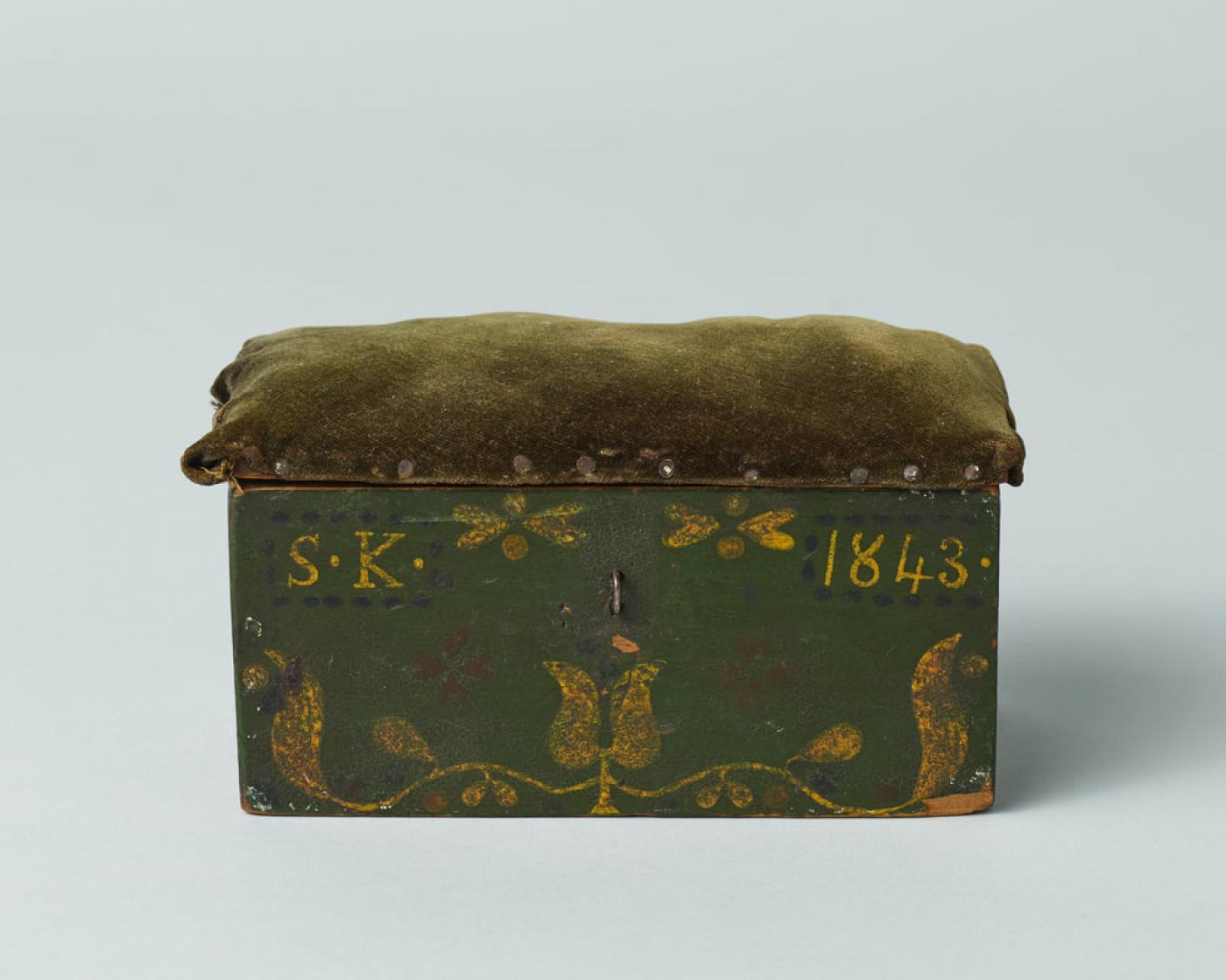 PAINT DECORATED SEWING BOX