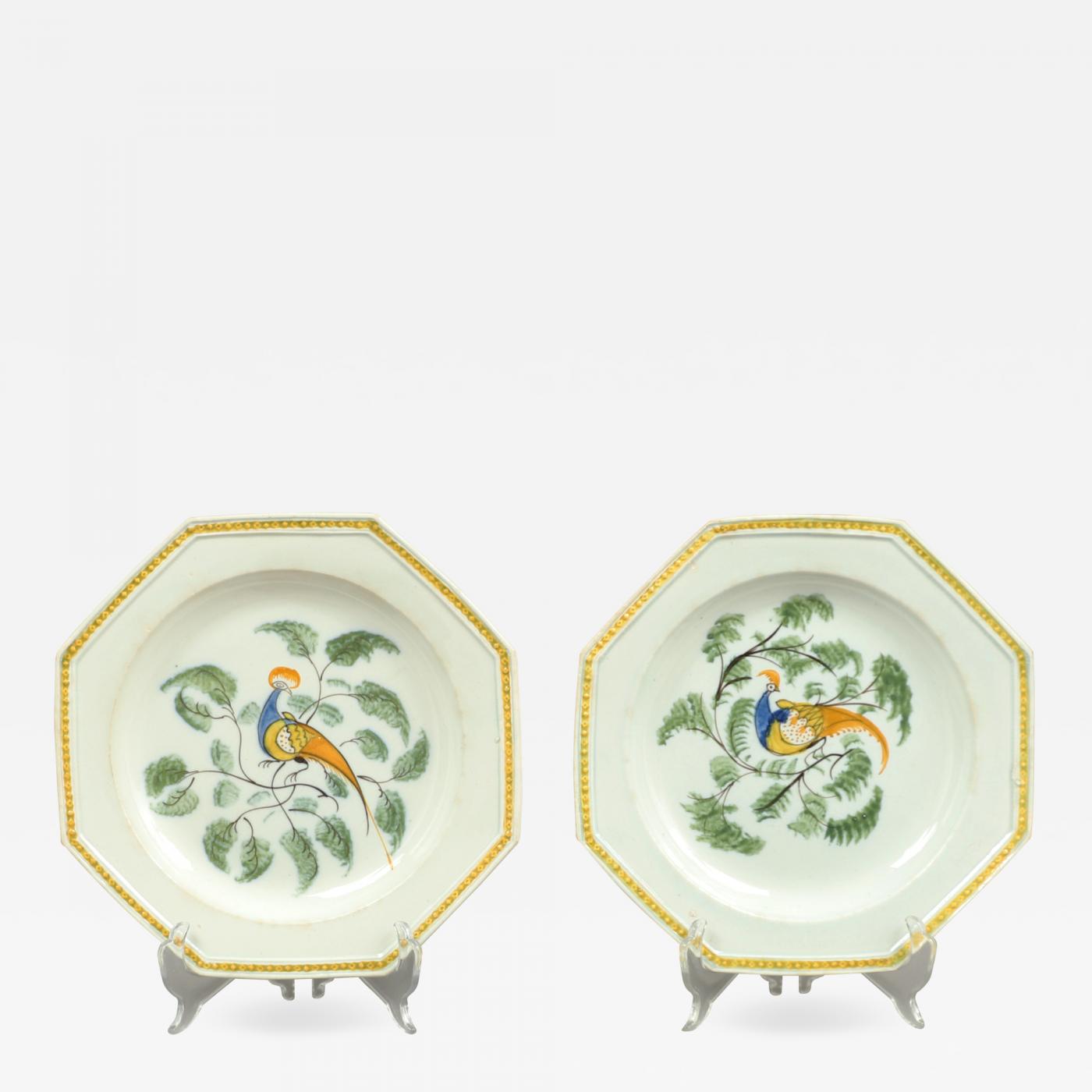 PAIR OF PRATTWARE PLATES DEPICTING PEACOCKS