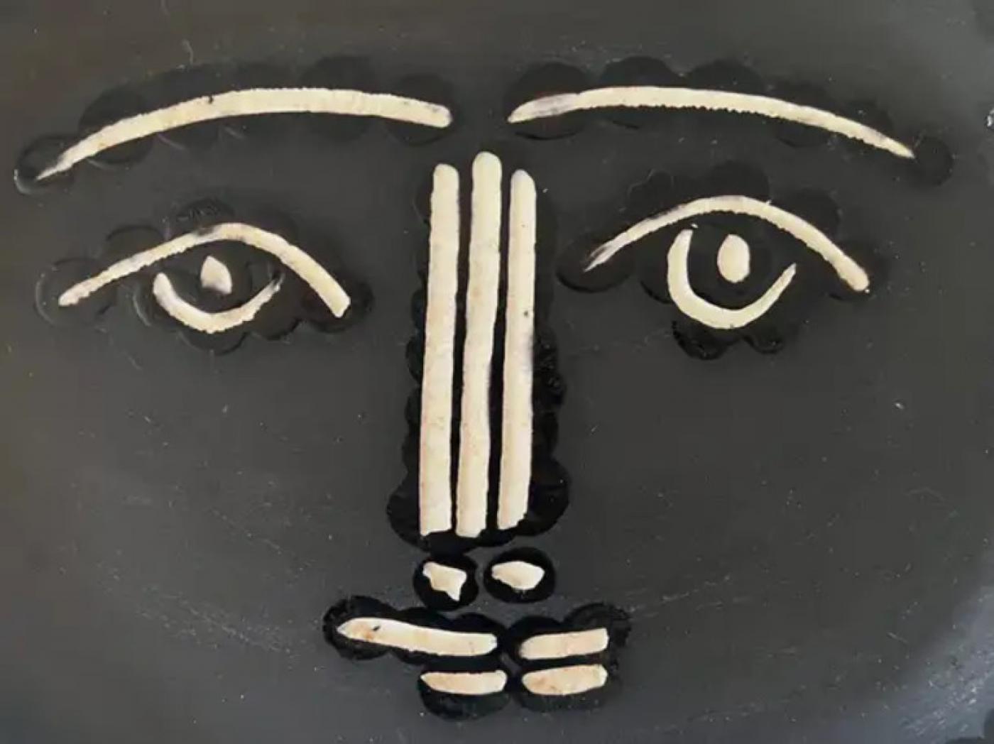 Pablo Picasso - Ceramic Plate Visage Gris 'Grey Face' A.R. 206 by Pablo ...