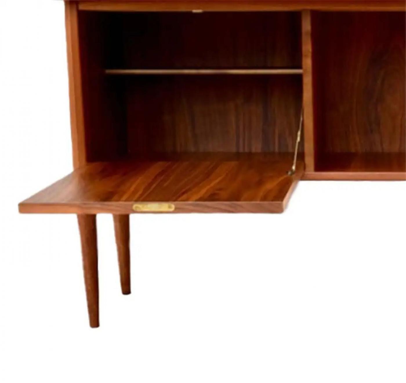 Peter Løvig Nielsen (Peter Lovig Nielsen) - Peter Lovig Nielsen Desk ...