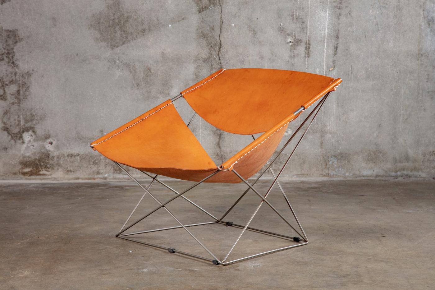 Pierre Paulin - PIERRE PAULINE BUTTERFLY CHAIR