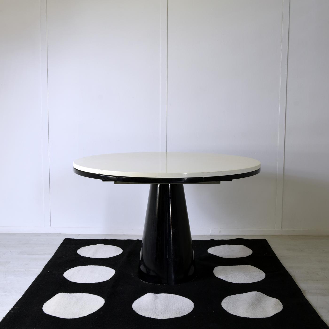 Poliform round table 1980s.