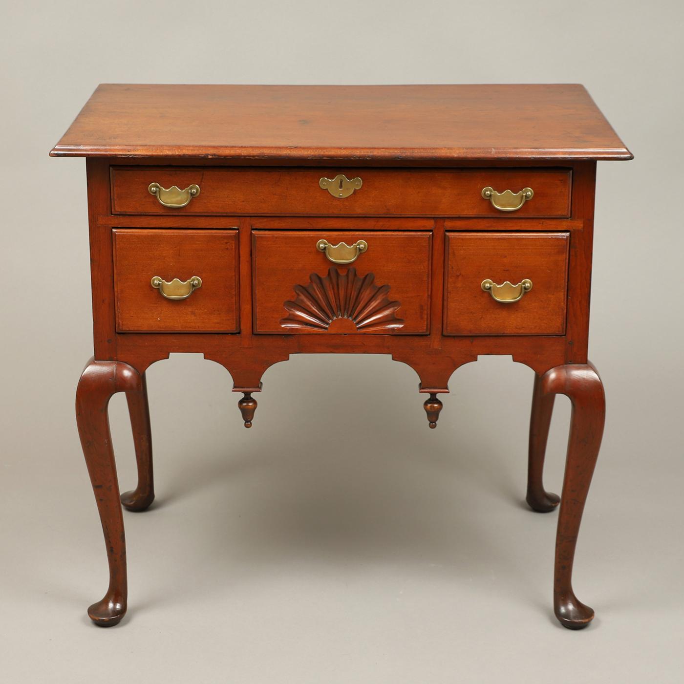 QUEEN ANNE DRESSING TABLE