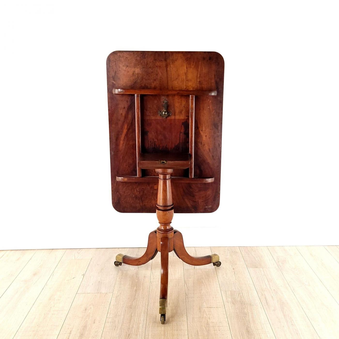 Regency Period Rectangular Tea Table with Rounded Corners, circa 1810