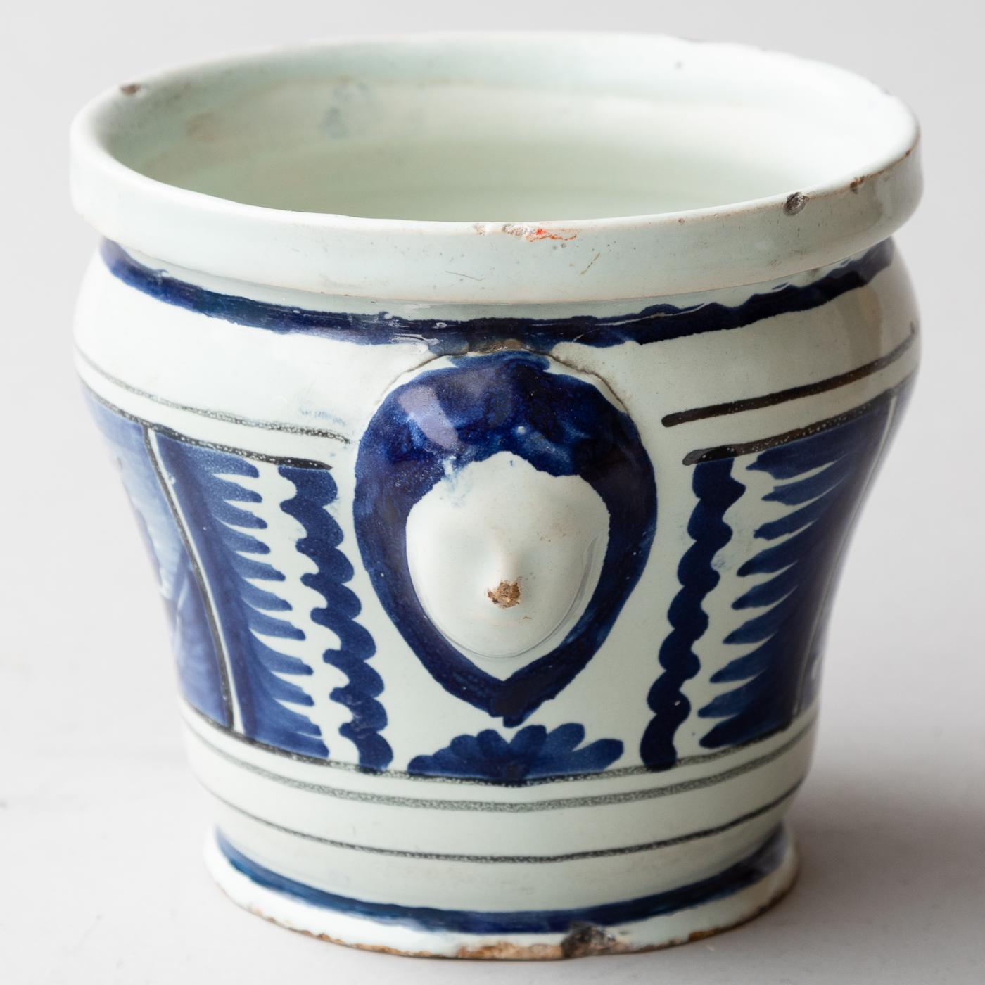 SMALL 18TH CENTURY BLUE AND WHITE FAIENCE CACHE POT