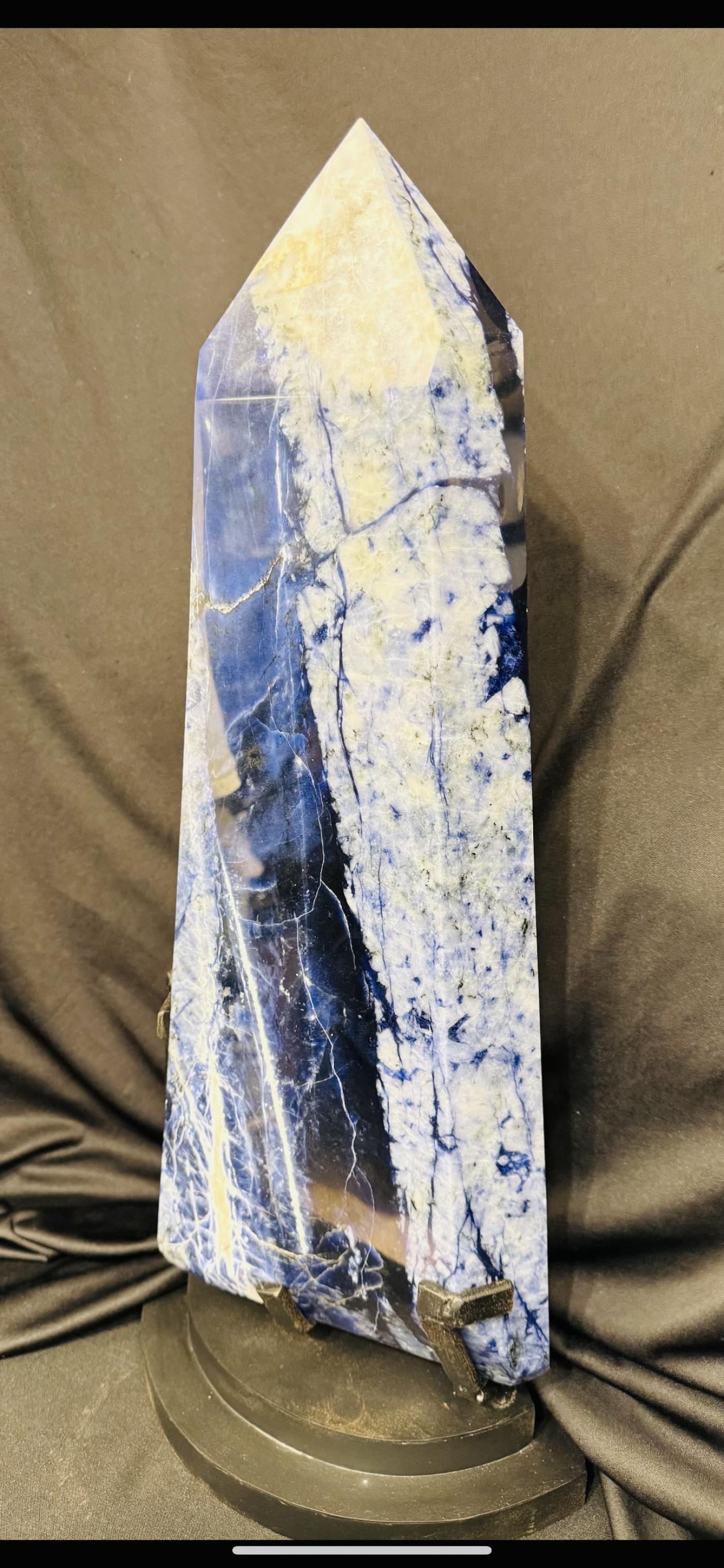 SODALITE STANDING POINT GEMSTONE ON CUSTOM METAL BASE STAND
