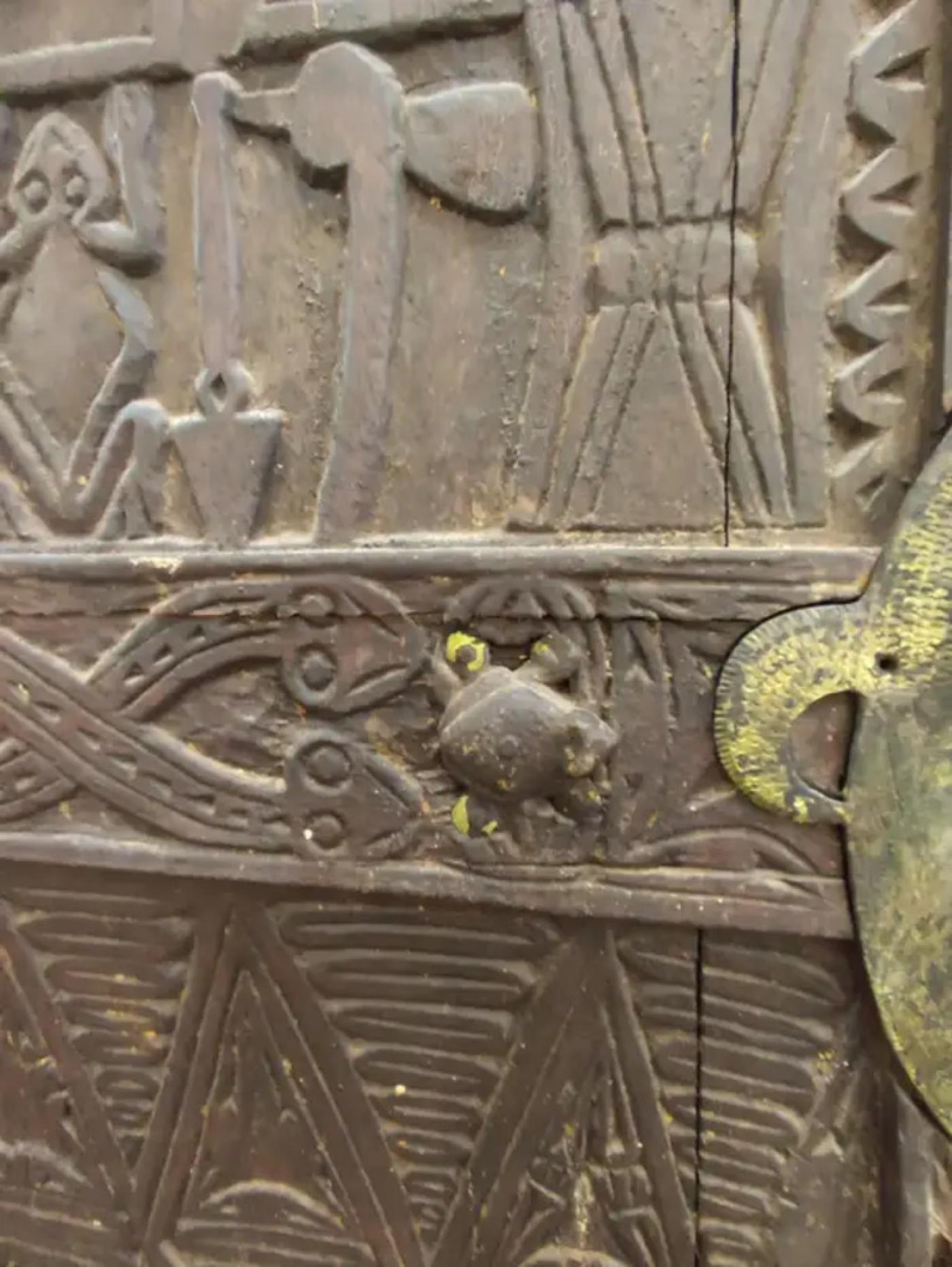 Spectacular Bamoun door, end of XIX°century from Sultan NJOYA Palace.