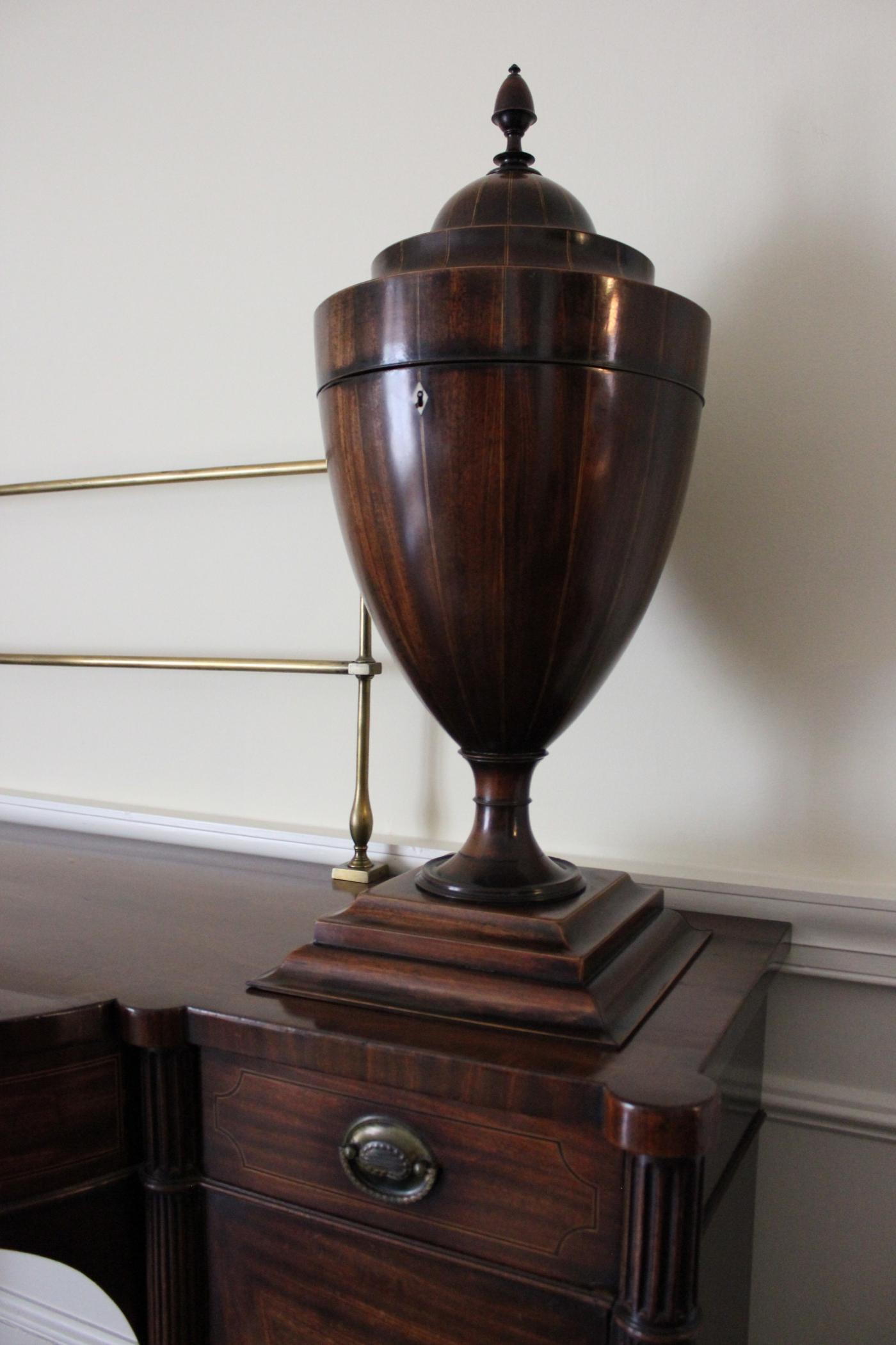 Thomas Sheraton - Thomas Sheraton Style Mahogany Sideboard