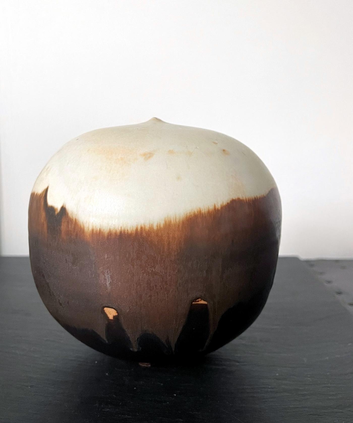 Toshiko Takaezu - Ceramic Closed Form Pot by Toshiko Takaezu