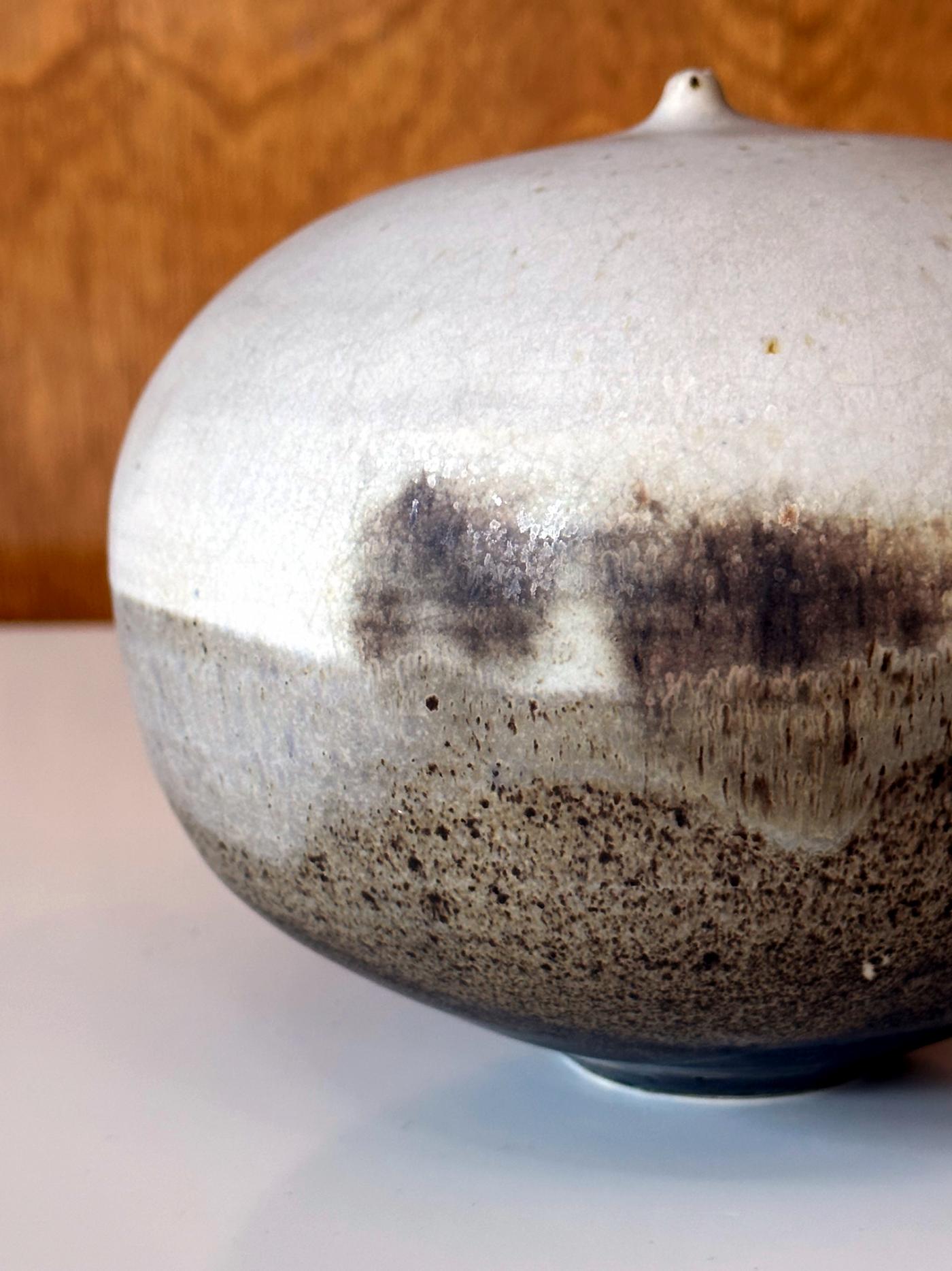 Toshiko Takaezu - Ceramic Closed Form Sculpture by Toshiko Takaezu