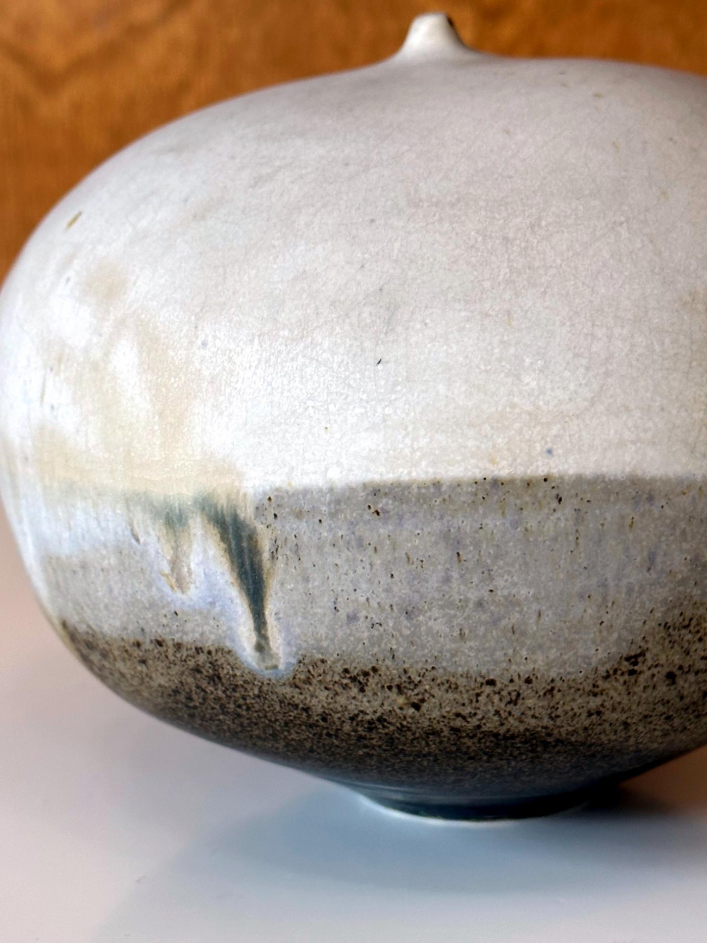 Toshiko Takaezu - Ceramic Closed Form Sculpture by Toshiko Takaezu