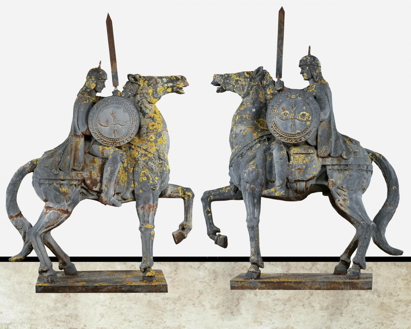 Two Ottoman horsemen, large cast iron garden statues pendant, France ...