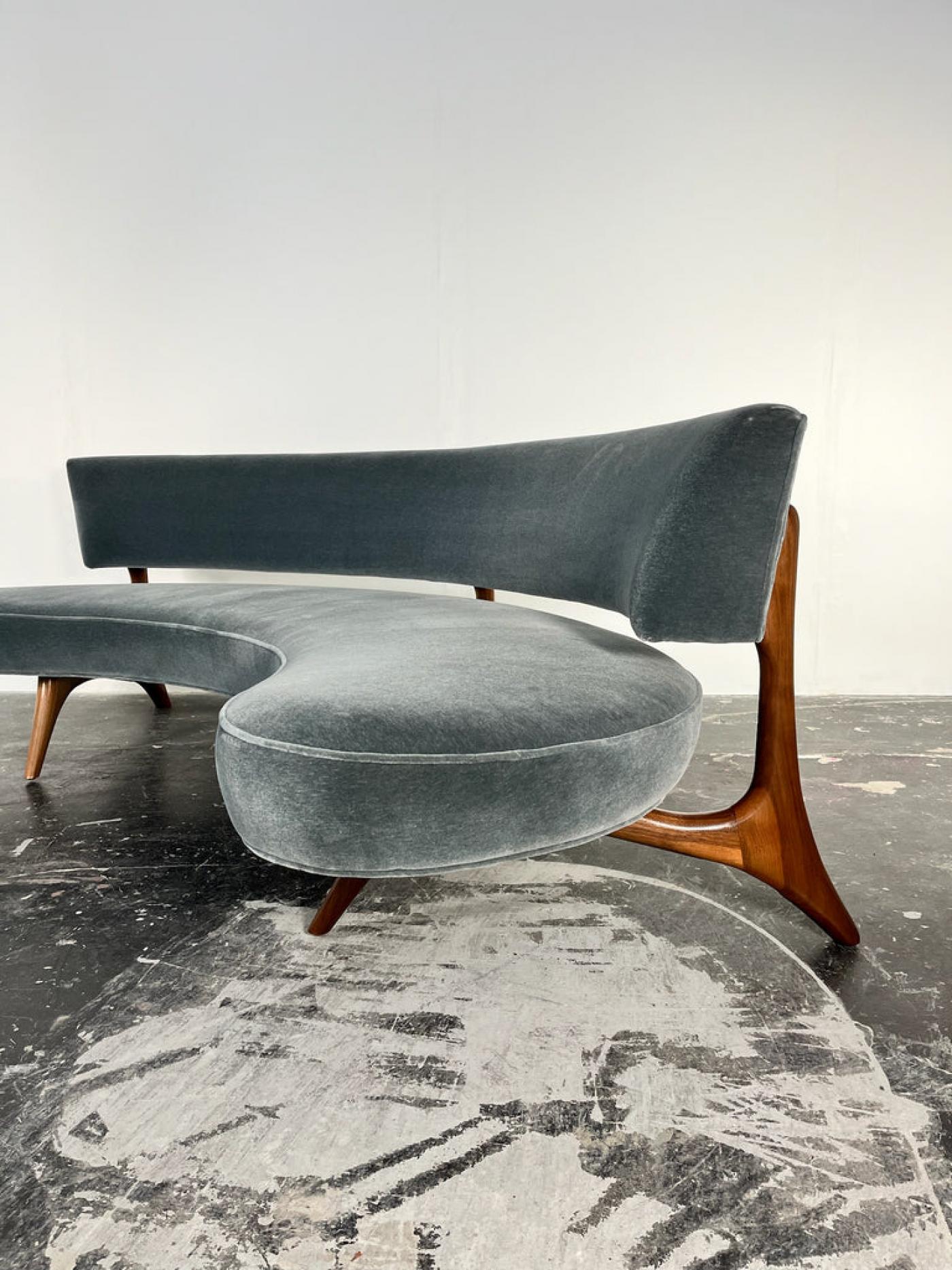 Vladimir Kagan - Floating Seat and Back Sofa in Mohair by Vladimir Kagan