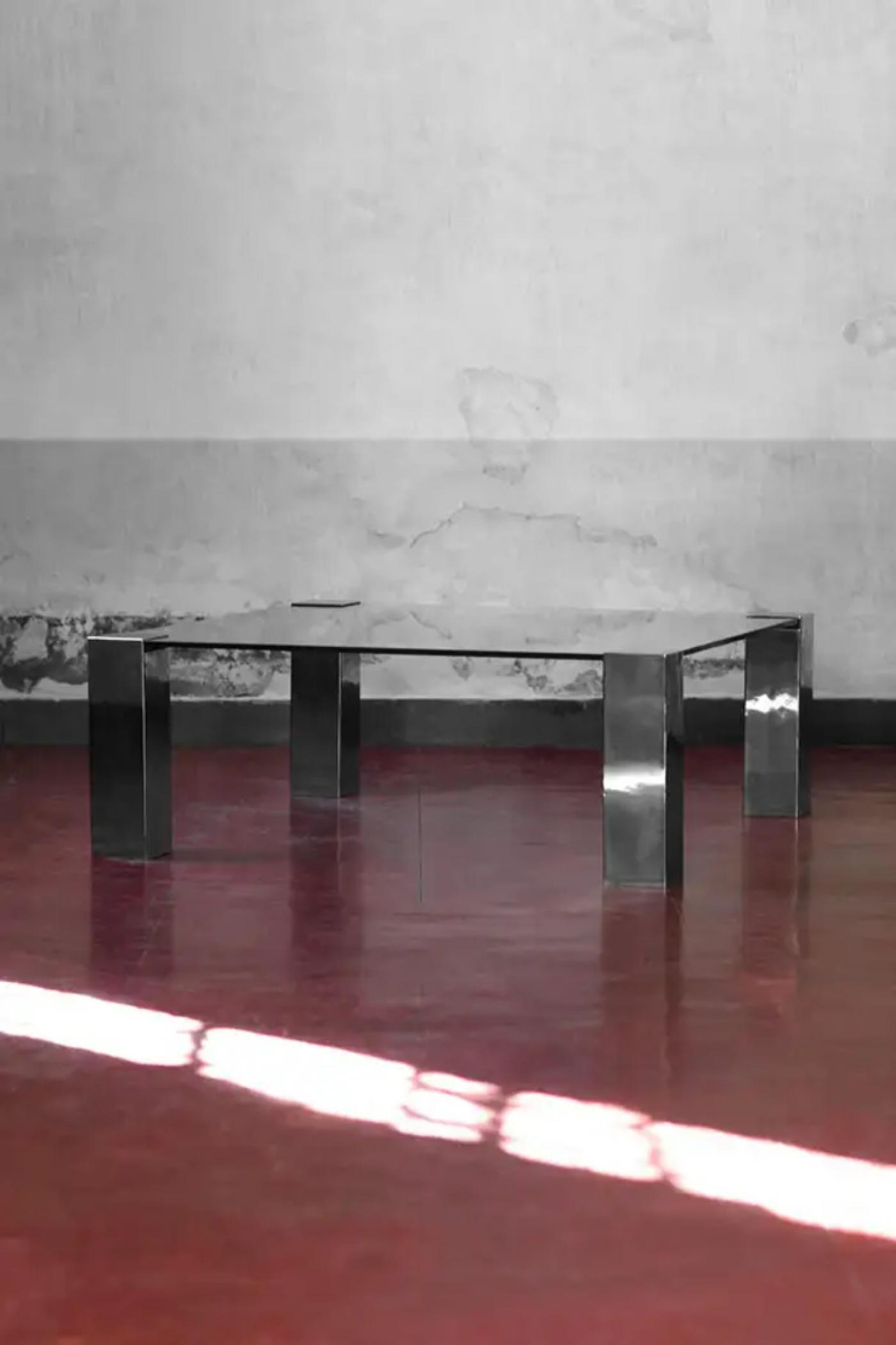 Willy Rizzo - Willy Rizzo coffee table in chromed metal and dark glass.